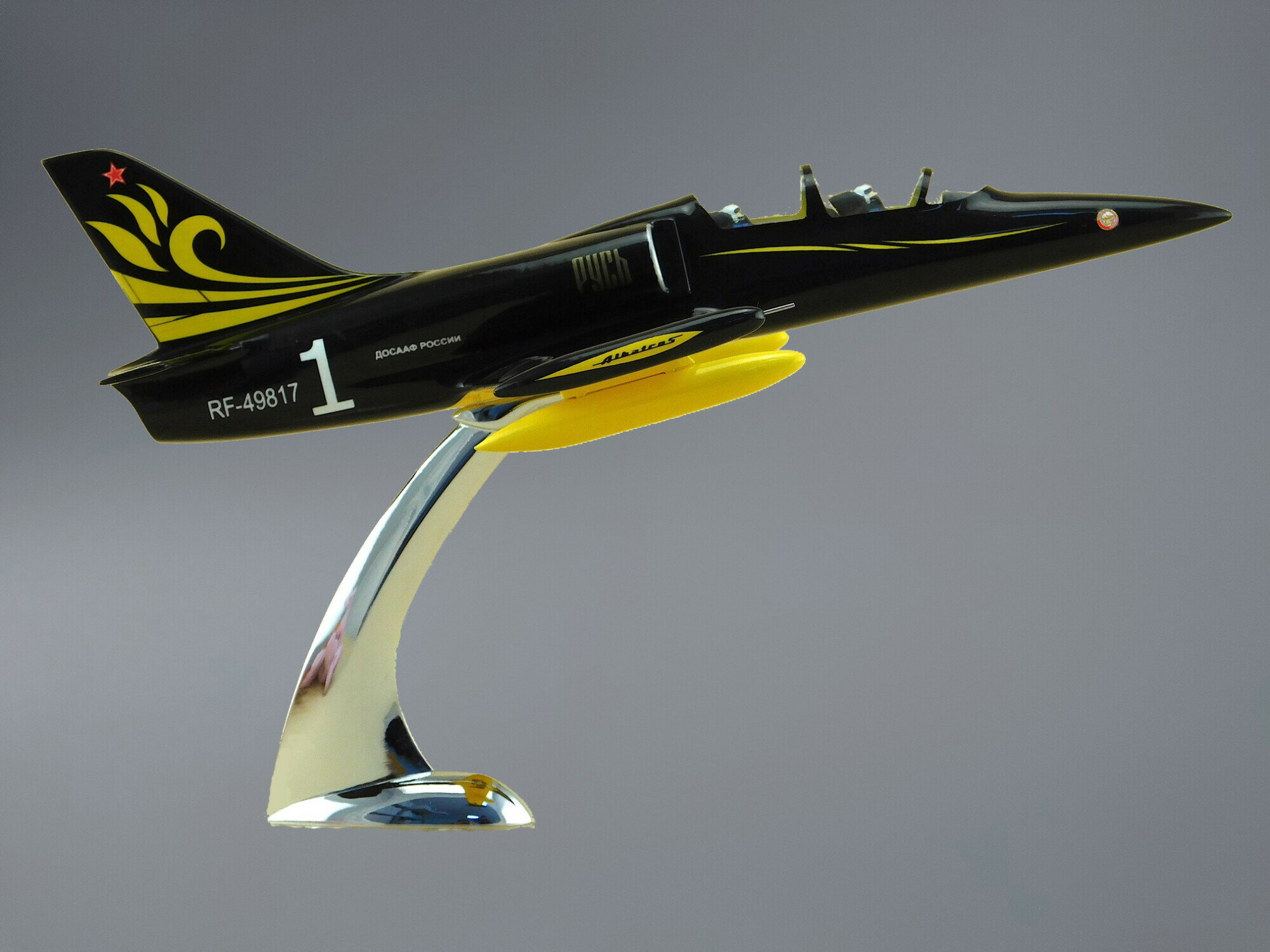 Самолет L-39 (Русь) [Готовая модель] (1:48) [RF-49817]