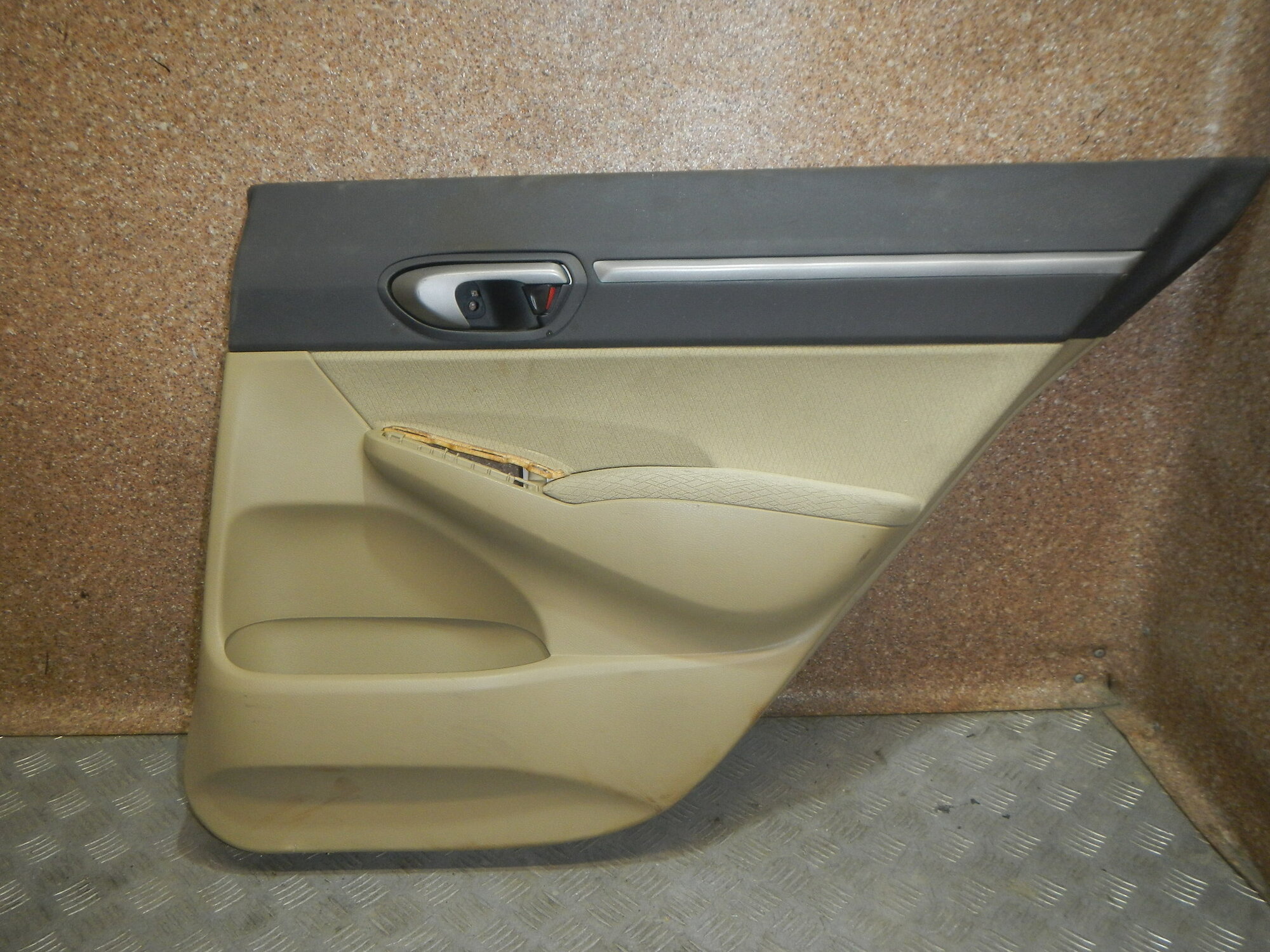 Б/У Обшивка двери задней правой, Honda (Хонда)-CIVIC 4D (06-12) HONDA CIVIC 4D (06-12) Потертости. 542540 HONDA арт. 837...