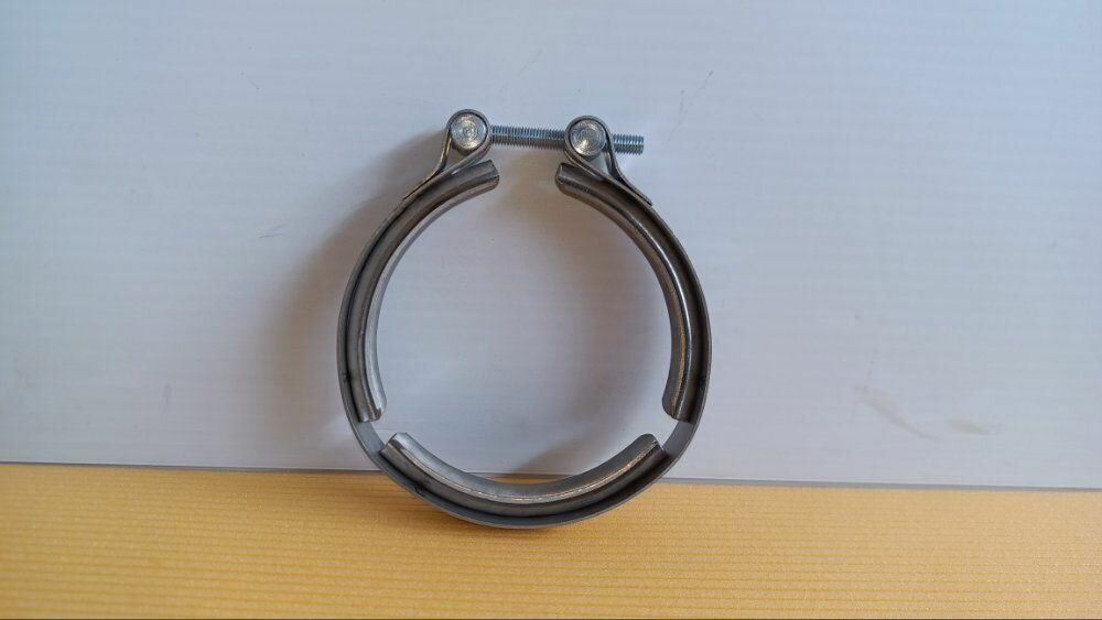 Хомут трубы глушителя SCANIA P R G 4 И 5 серии D max=136 d min=126mm (скания)