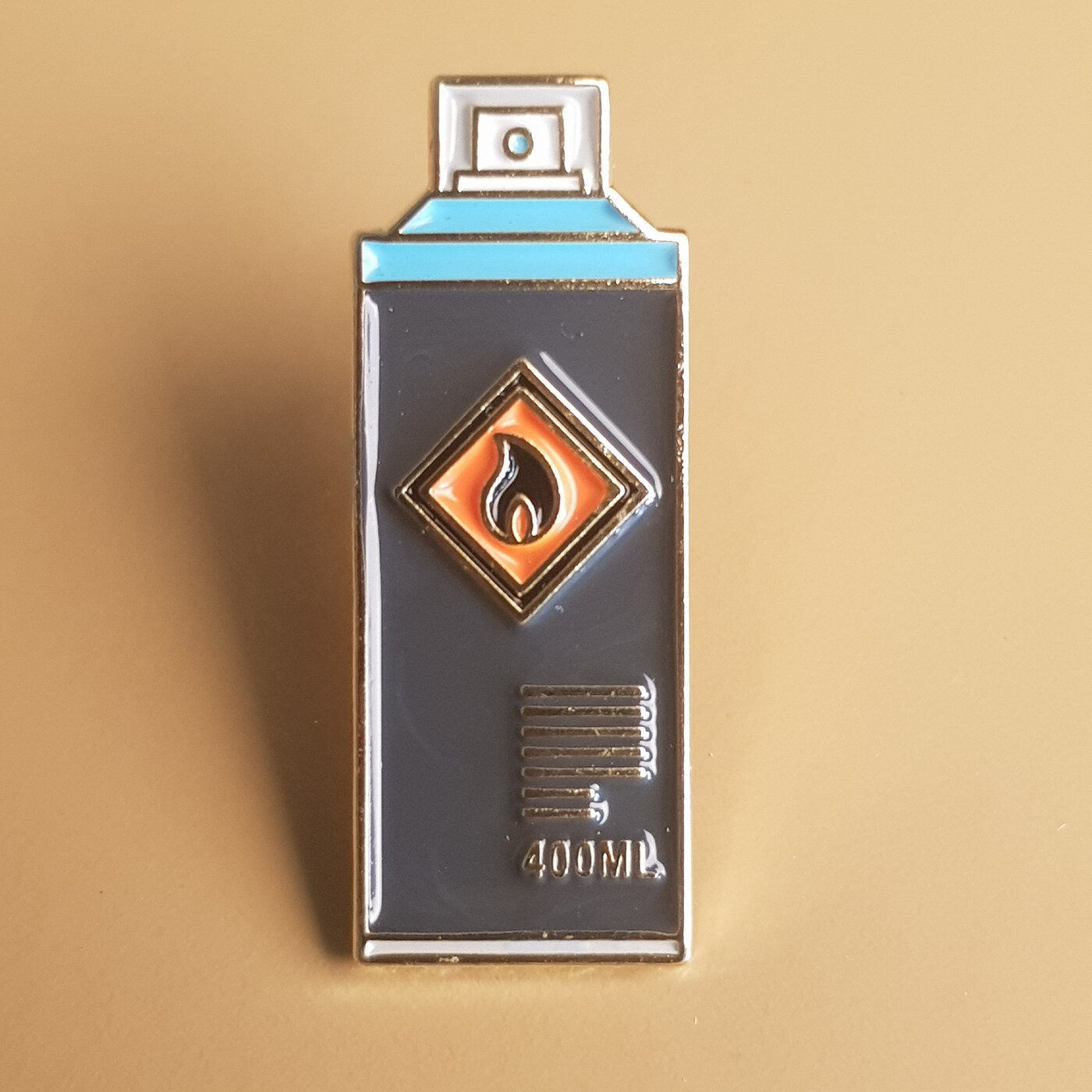 Значок металлический "Баллончик голубой краски"