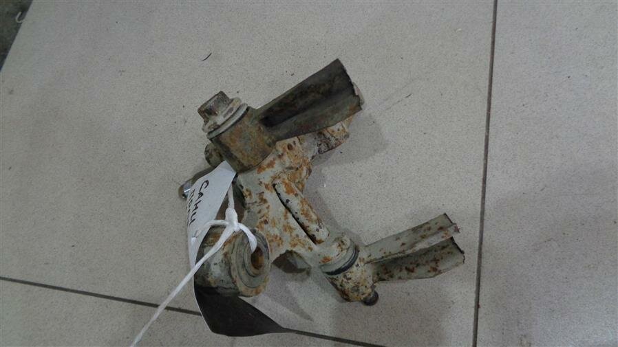 Кулак поворотный задний правый от Nissan Sunny N14 1990-1995