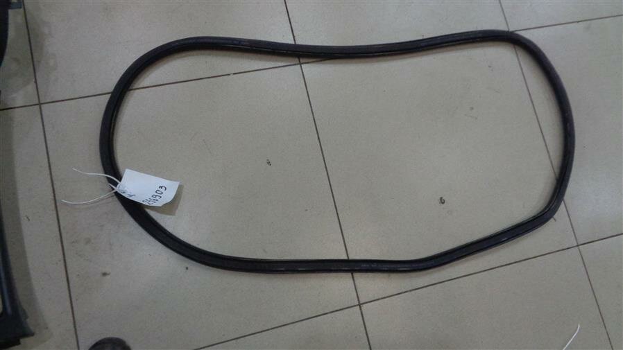 Уплотнитель проема двери задний от Opel Astra J 2009-2016