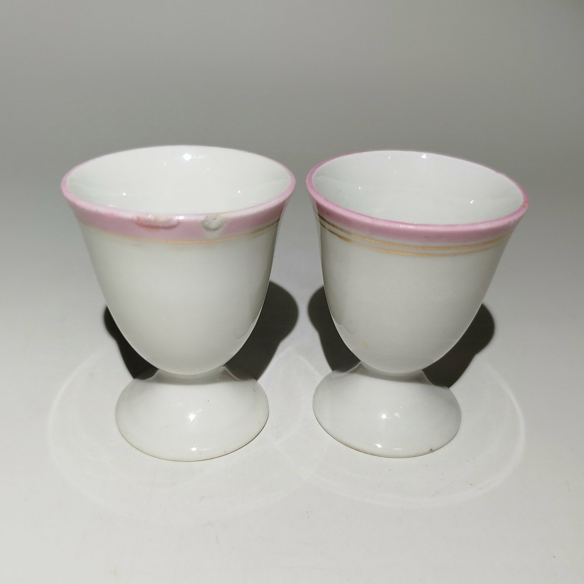 Пара пашотниц с кантом розового цвета, фарфор, обводка, золочение