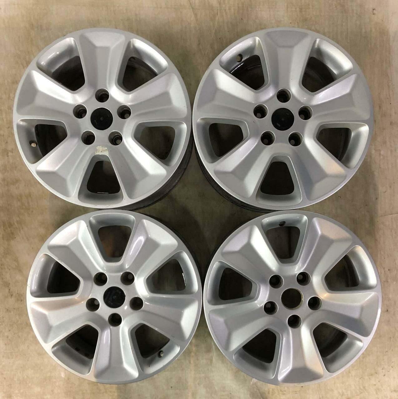 Колесные диски Renault 16x6.5 PCD 5x114.3 D66.1 ET50 (оригинал)