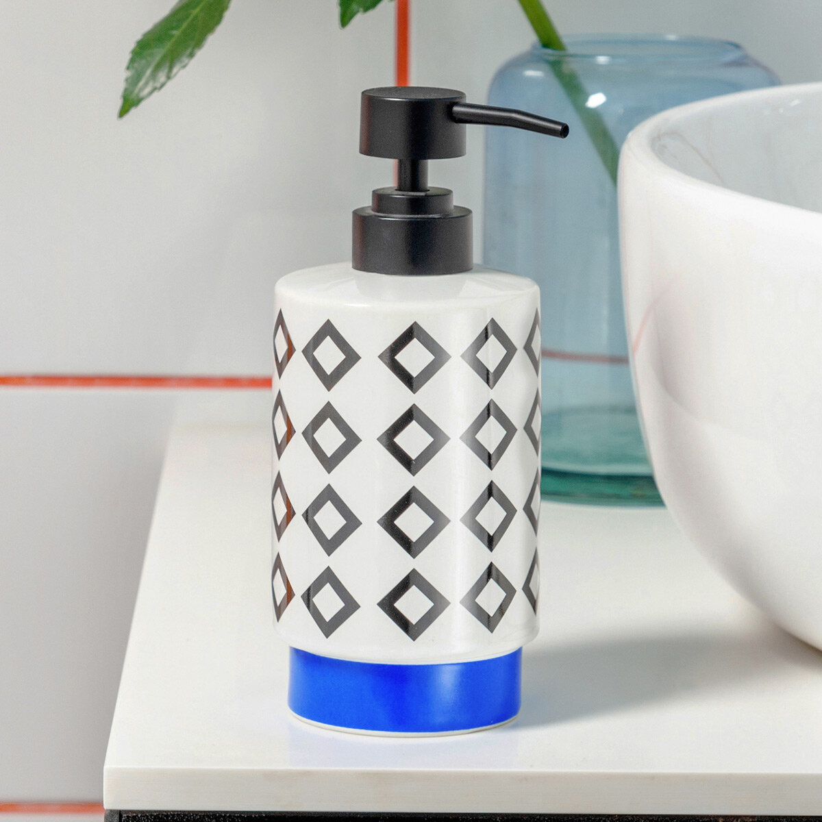 Дозатор для мыла керамический 400 мл Memphis Moroshka цвет Мультиколор
