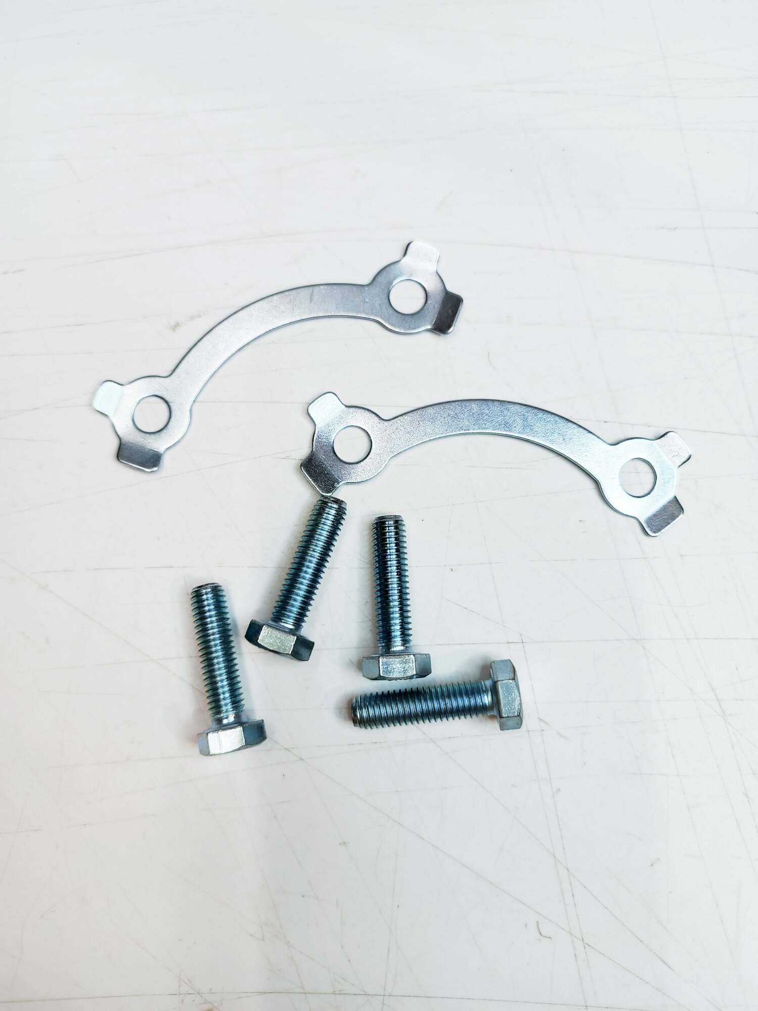 Набор крепления задней звезды ведомой Питбайк ( 4 болта +2 пластины)