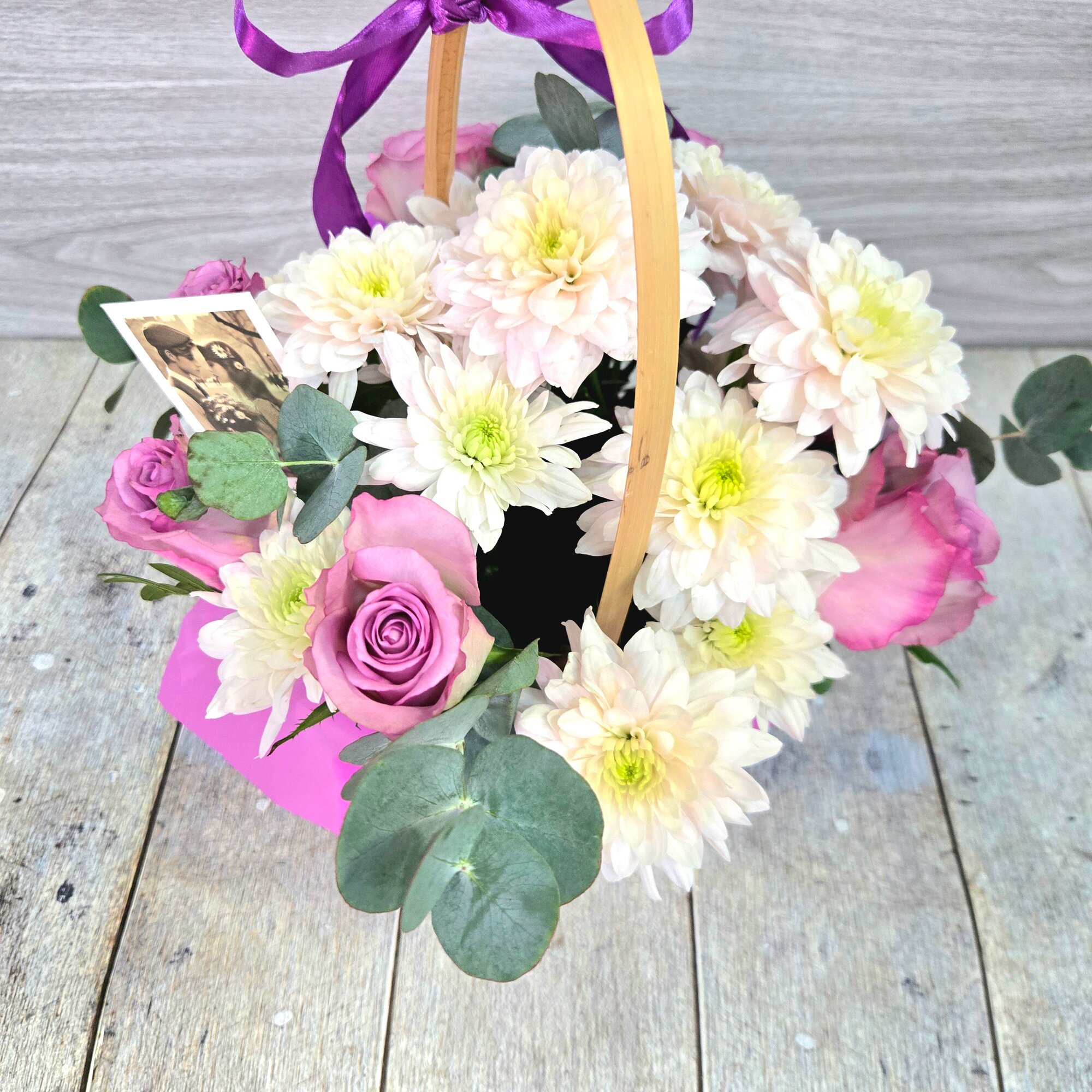 Корзинка цветов ко дню дню матери / букет цветов на день рождения/ цветы комплимент