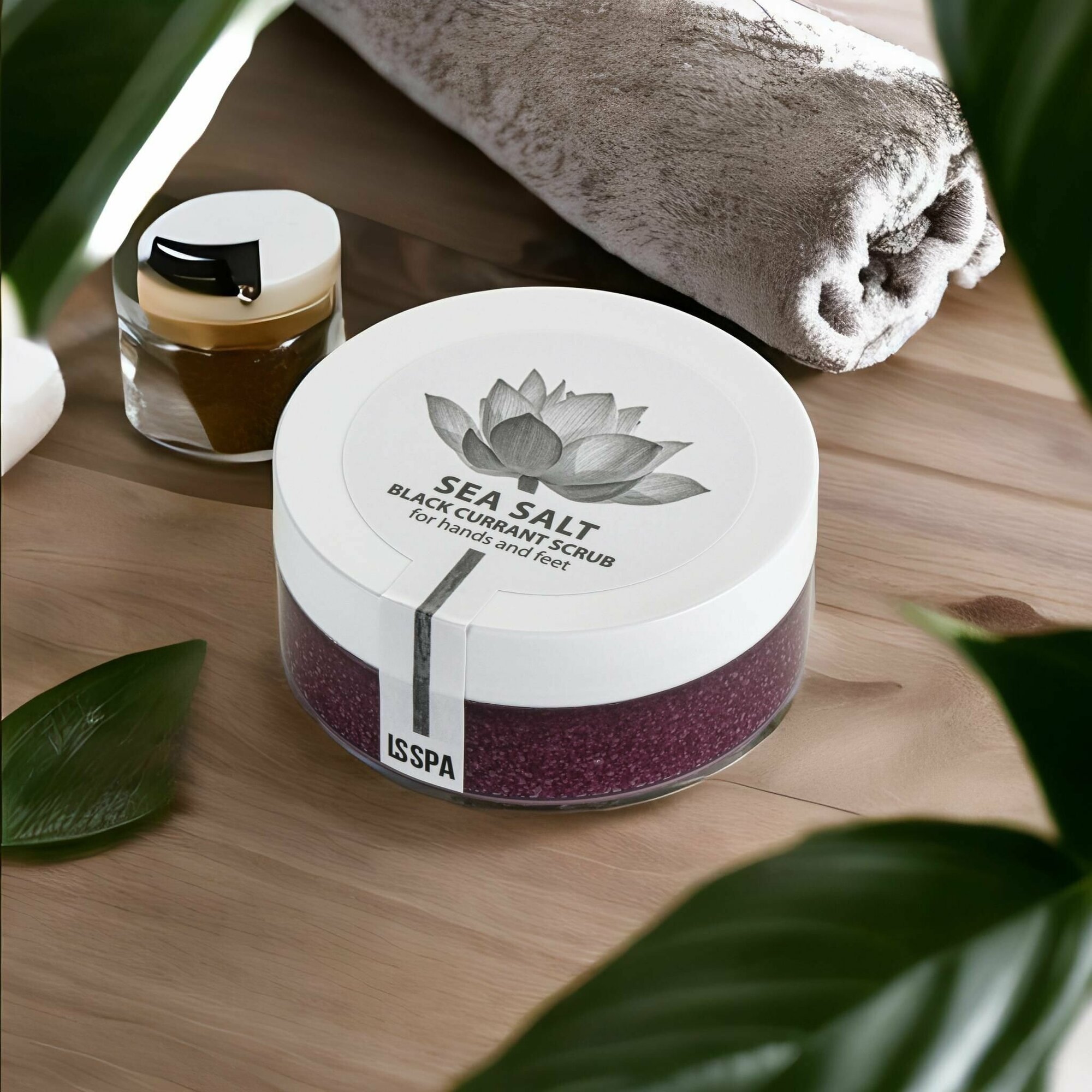 Скраб для тела на основе натуральной морской соли и черной смородины LS SPA 250 мл