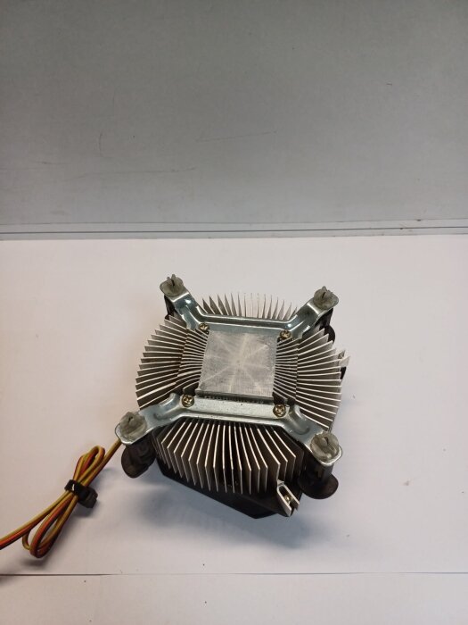 Кулер 775 GlacialTech Igloo 5057 3 pin клипсы AL