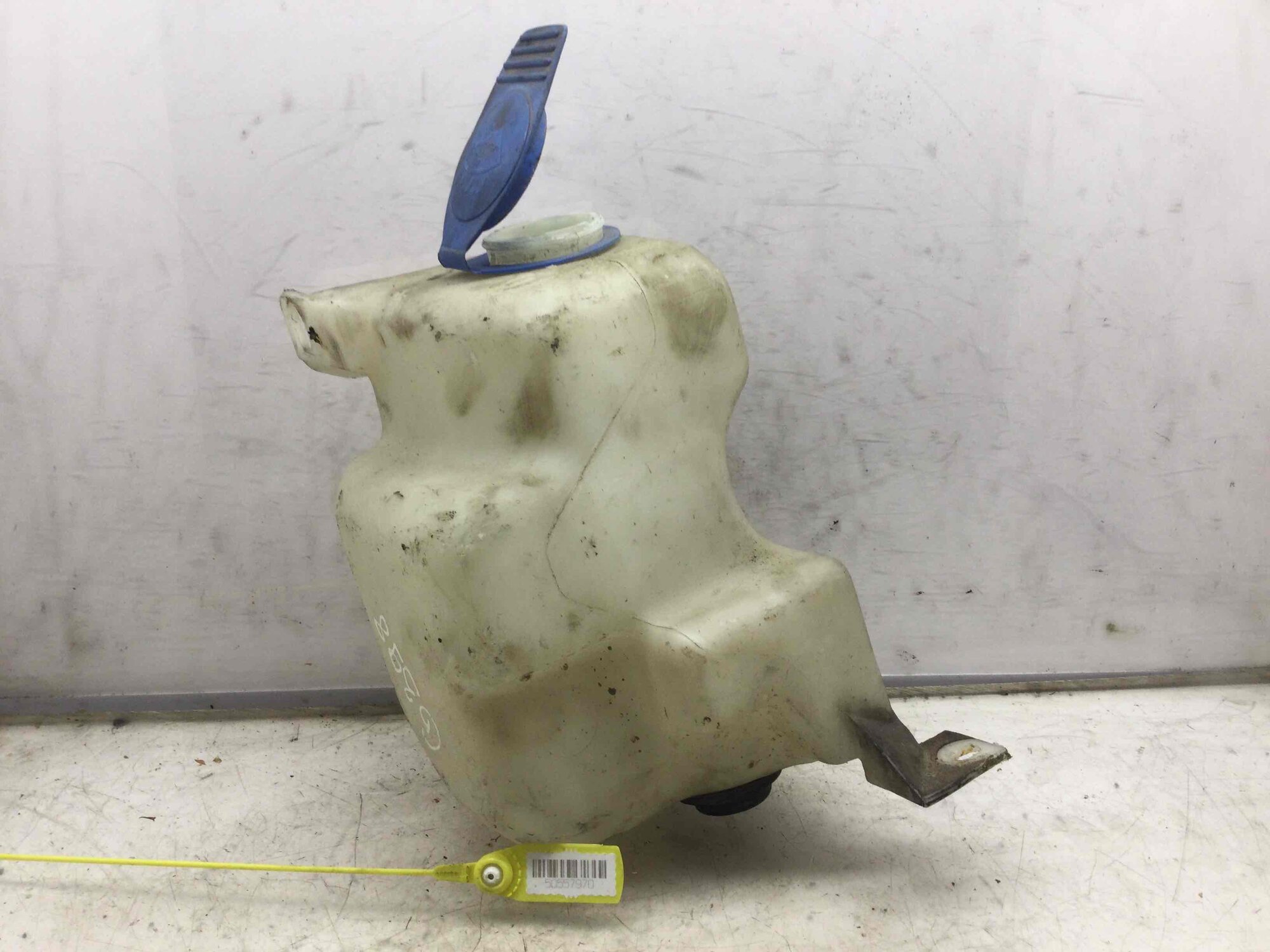 Б/У Бачок омывателя Volkswagen Golf 4 поколение (1997-2004) 2000 г.