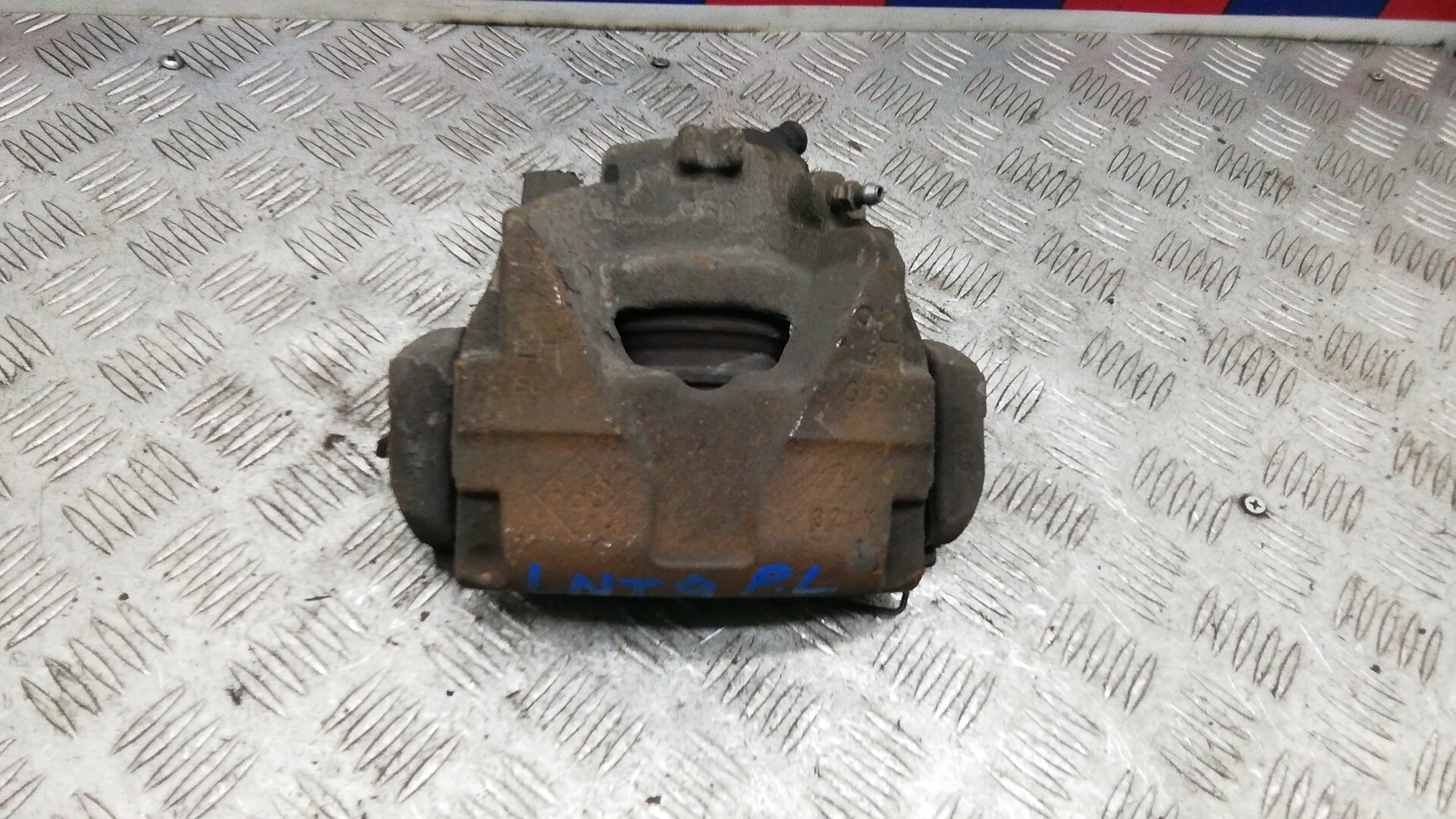 Суппорт тормозной передний левый RENAULT MEGANE 3