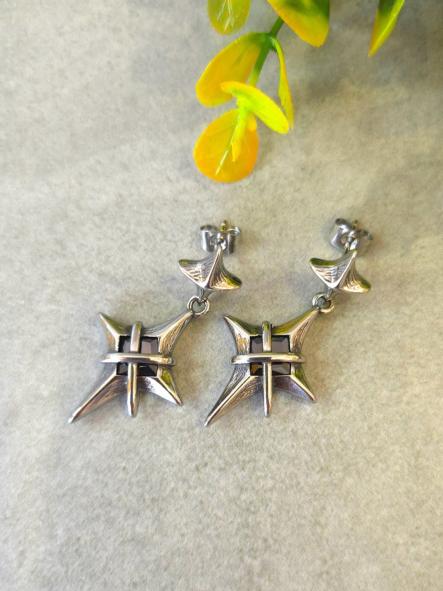 Серьги пусеты, с подвесками, фианит