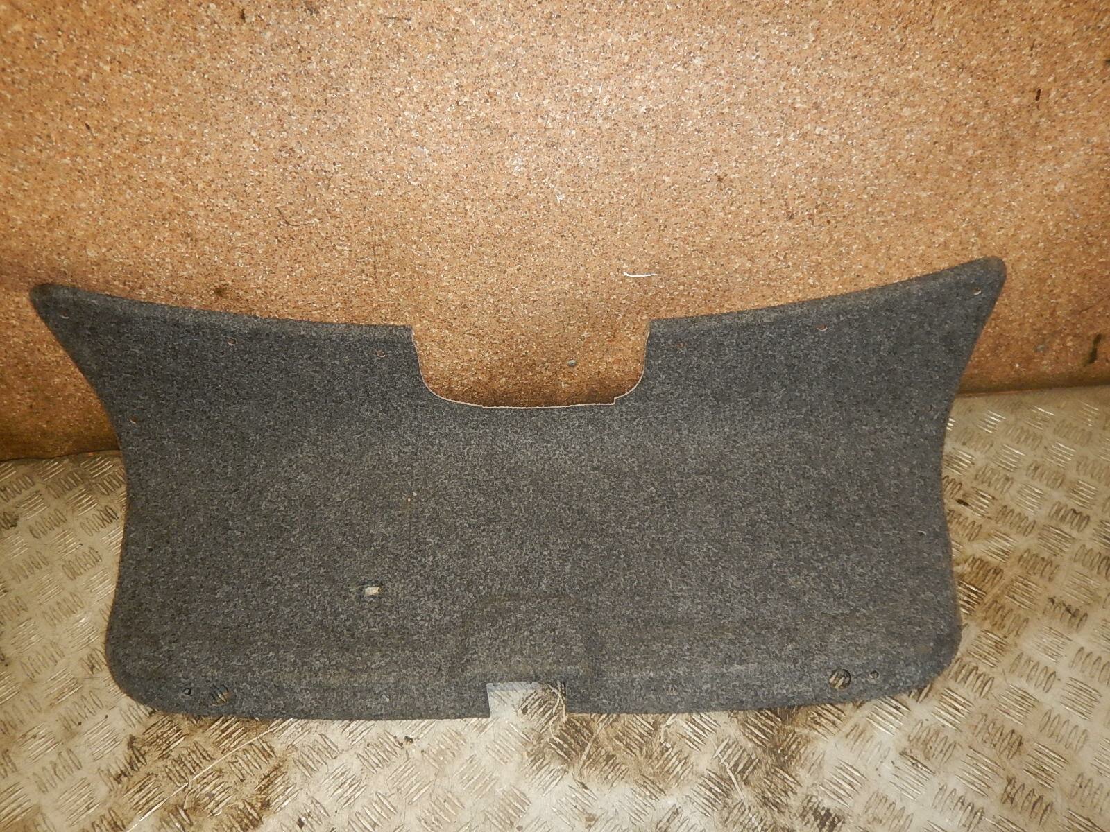 Б/У Обшивка двери багажника, Skoda (Шкода)-RAPID (12-) SKODA Rapid (12-) Грязная. 468765 VAG арт. 5JA867975A1BS