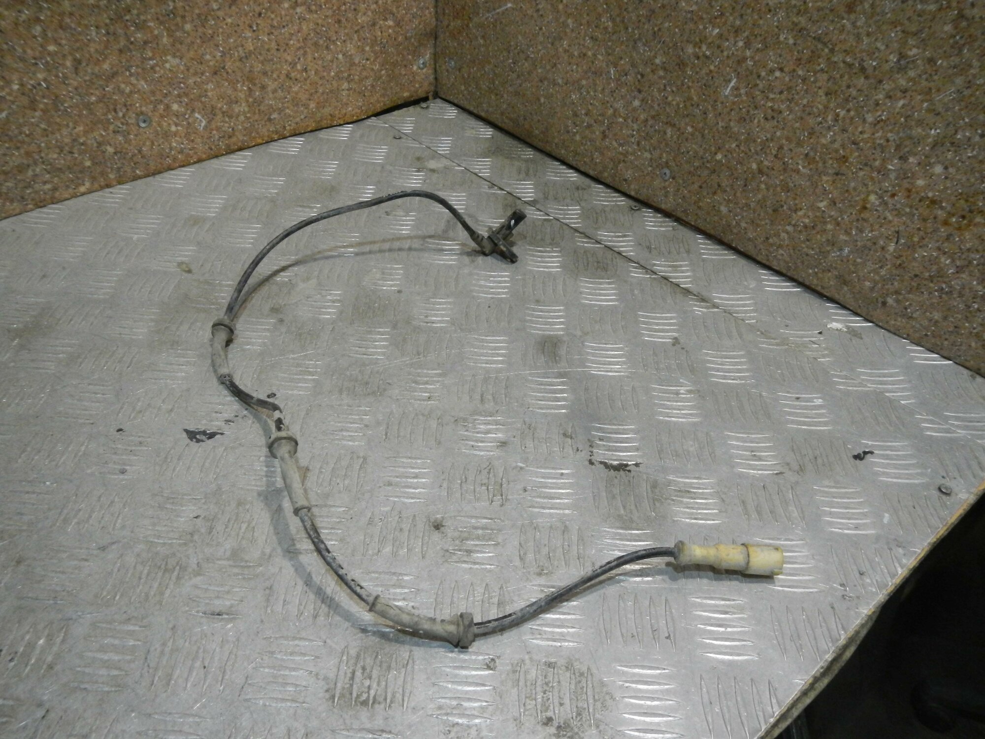 Б/У Датчик ABS задний, Renault (Рено)-CLIO/SYMBOL (98-08) RENAULT CLIO/SYMBOL (98-08) левый без повреждений 495115 RENAUL...