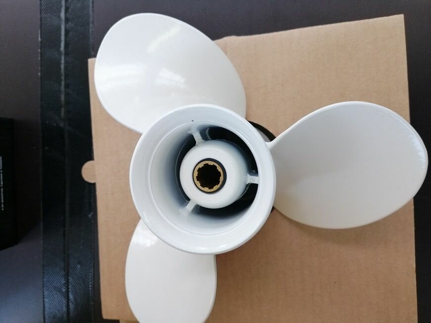 Винт гребной для лодочного мотора Ямаха(YAMAHA), Хайди(HIDEA) Микатсу(MIKATSU) 9.9-15 9 шаг