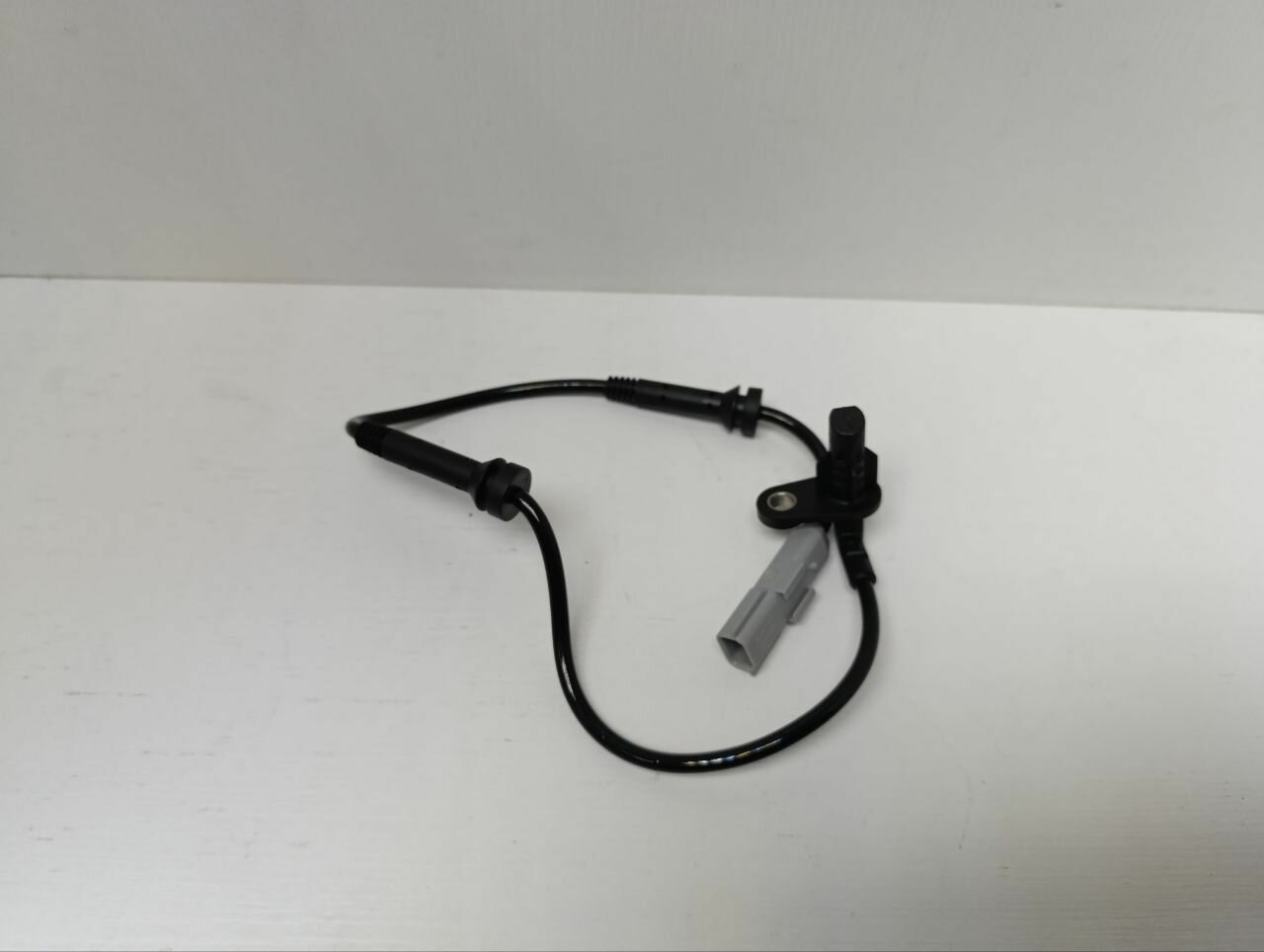 Датчик АБС SURAI SRS70828