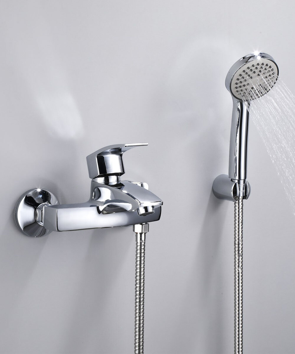 Смеситель для ванны и душа из латуни с лейкой и шлангом H30009 от бренда Hansen цвет хром