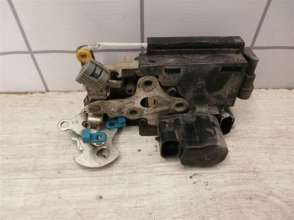 Замок двери передней правой Chevrolet Aveo (T250) 2005-2011