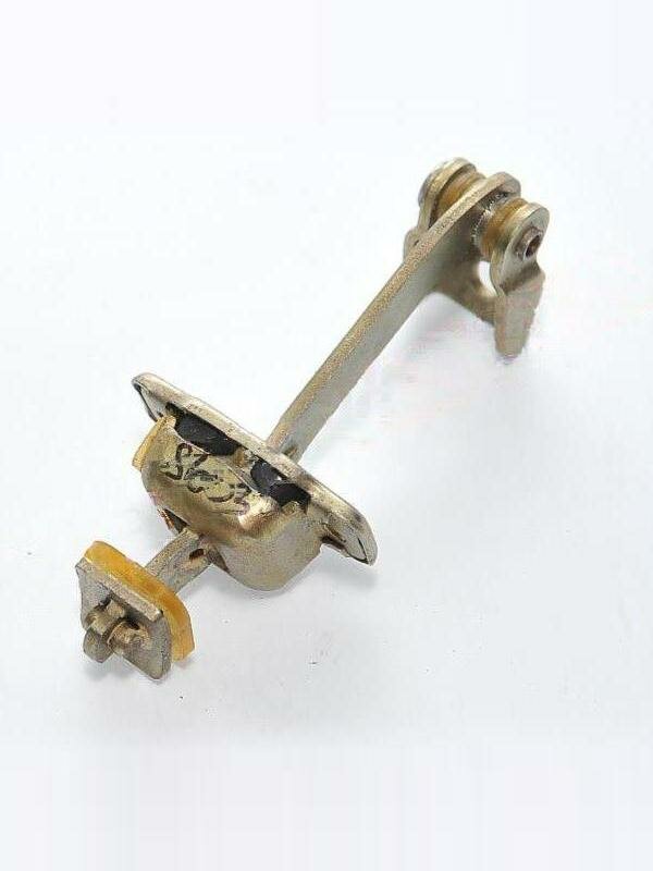 Ограничитель открывания двери ВАЗ 2123, 21230-6106082-00-0