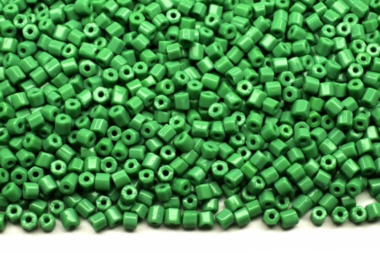 Бисер чешский PRECIOSA рубка 10/0 53250 зеленый непрозрачный, 50г