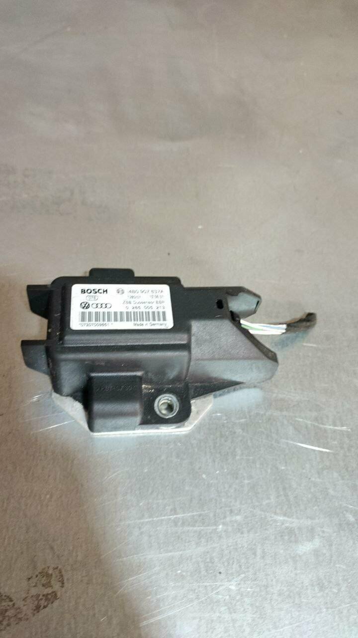 Датчик ускорения Audi A6 C5 2000 4B0907637A