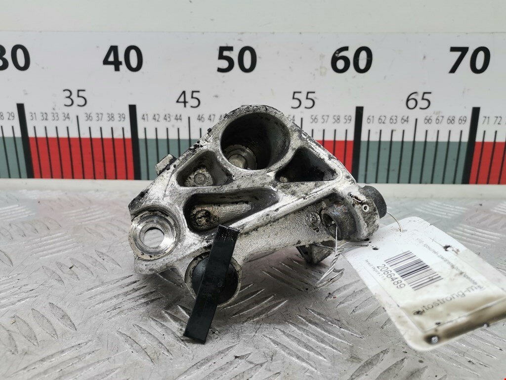 Кронштейн (крепление лапа) двигателя Renault Megane 2 8200193773 арт. 2066489