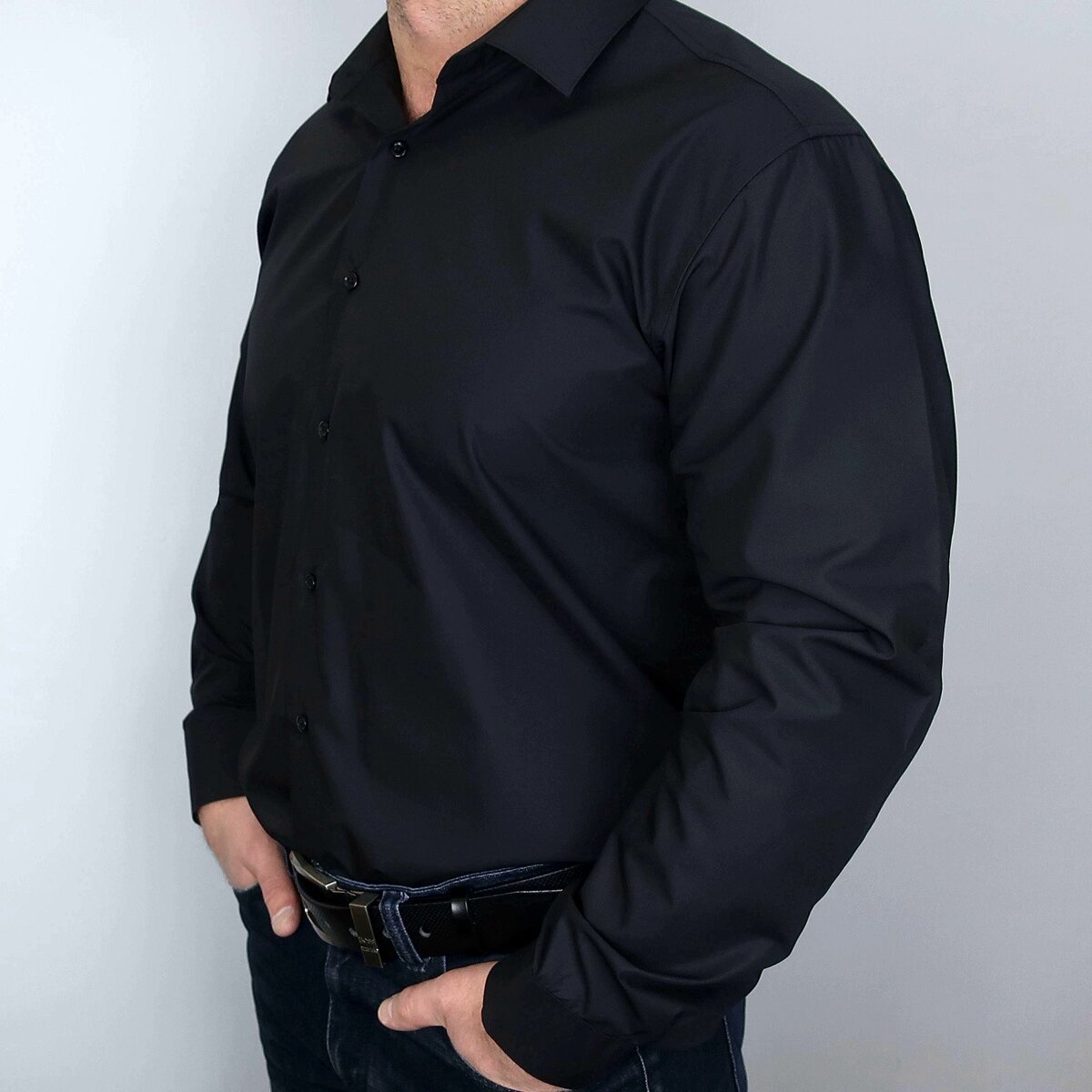 Рубашка Рубашка мужская с длинным рукавом, прямая классическая, темная сорочка, на пуговицах, рубаха на любой сезон, стильный фасон одежды, черная, однотонная, с карманом, летняя