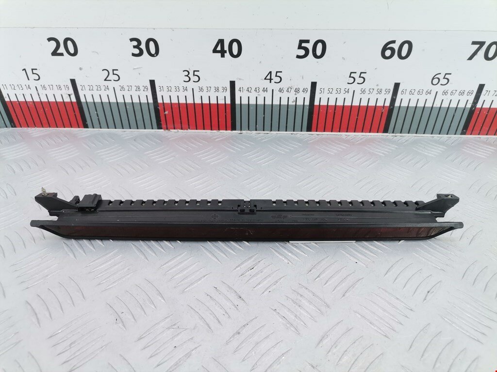 Фонарь дополнительный тормозной (стоп-сигнал) Volkswagen Golf 4 1J6945131C арт. 1957646