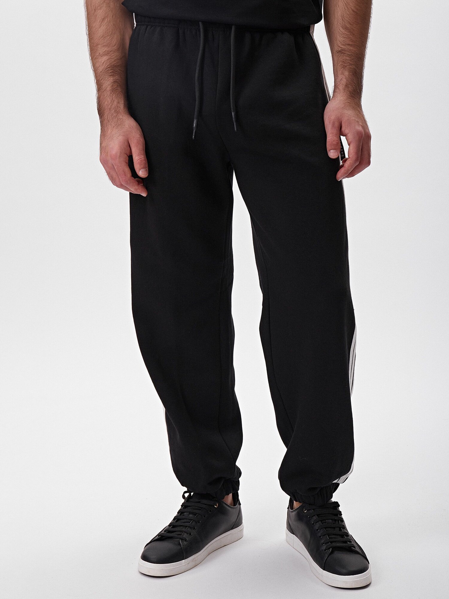 Брюки спортивные