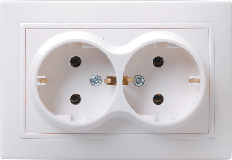 Розетка с заземлением GENERICA РС12-3-КБ, 2 гнезда, скрытый монтаж, без защитной шторки, белая