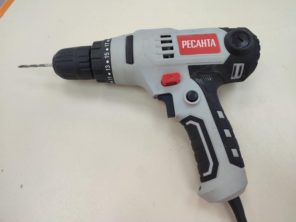 Сетевой шуруповерт Ресанта СШ-550-1 550 Вт, 25 Нм, 800 об/мин 75/16/2, Б/У, Уценка