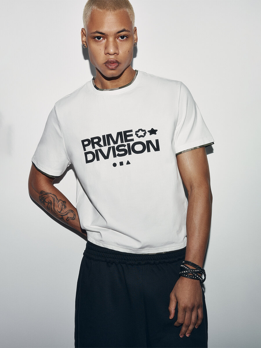 Футболка хлопковая облегающая с принтом и кантом