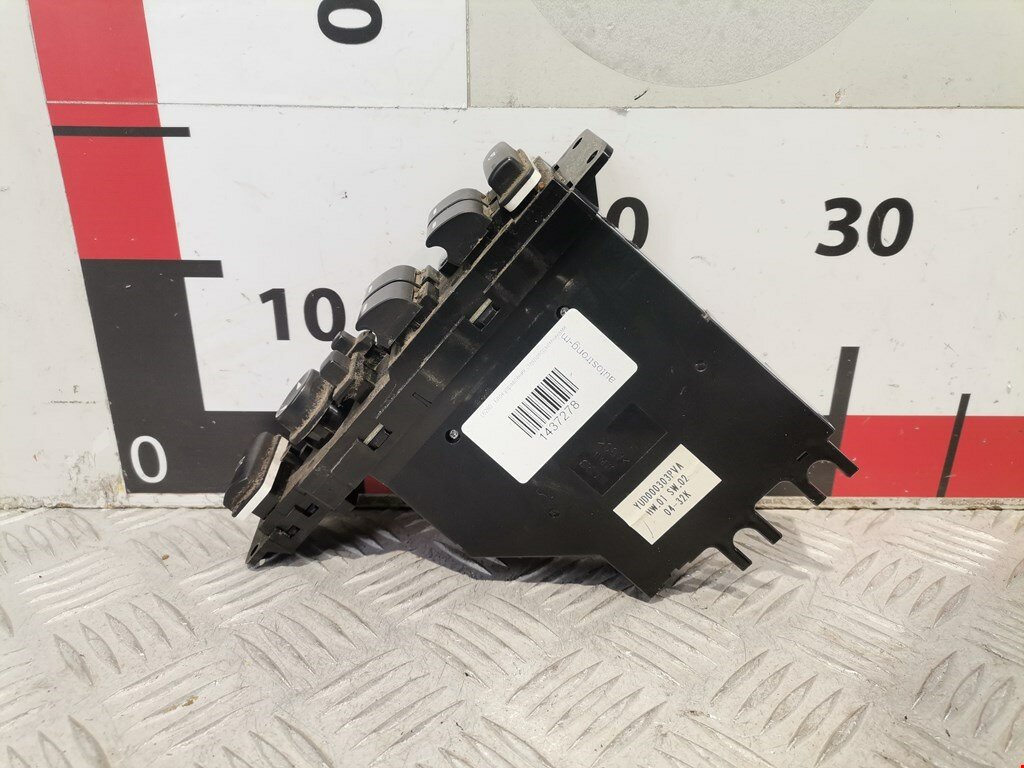 Блок управления стеклоподъемниками Land Rover Range Rover 3 YUD502020 арт. 1437278