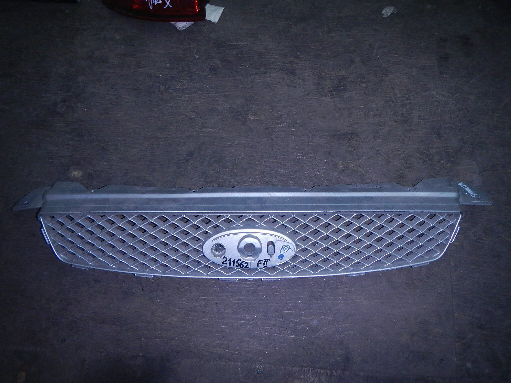 Б/У Решетка радиатора, Ford (Форд)-FOCUS 2 (05-08) FORD FOCUS 2 (05-08) Царапины. 211562 FORD арт. 5M518138AB