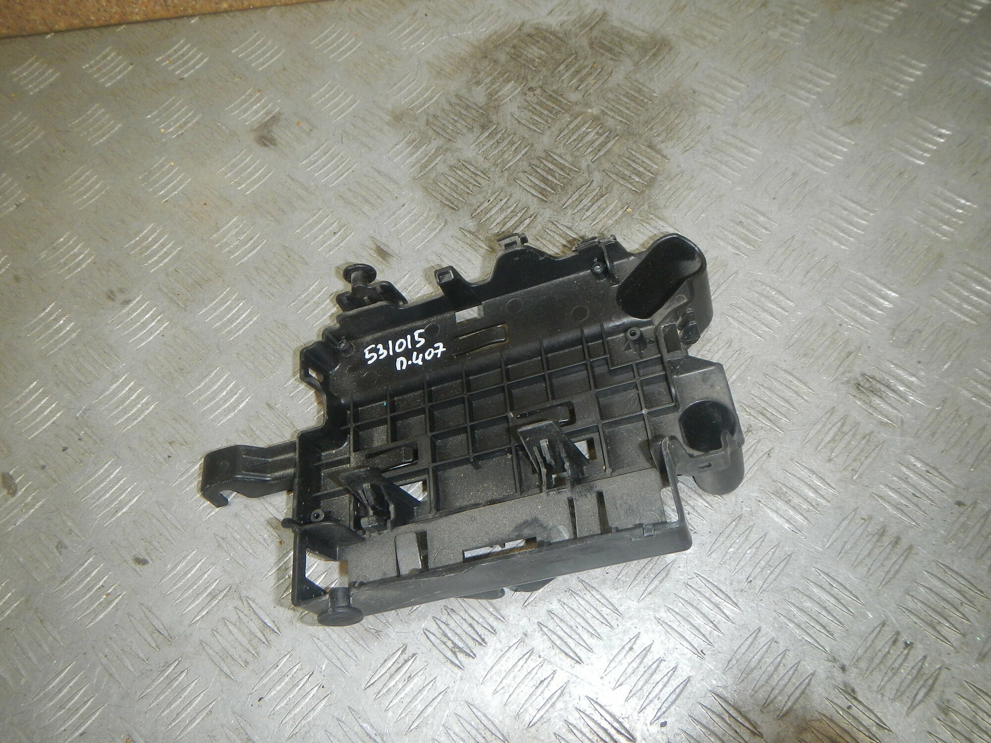 Б/У Корпус блока предохранителей, Peugeot (Пежо)-407 (04-) PEUGEOT 407 (04-) салонного Без видимых повреждений. 531015 Pe...