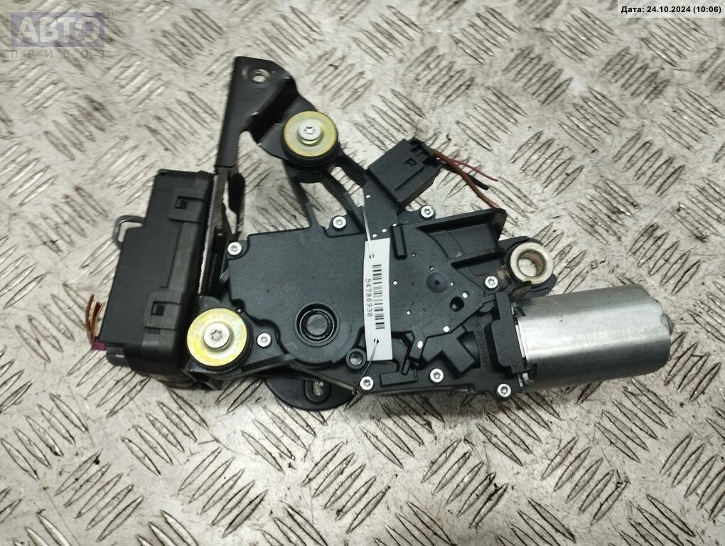 Двигатель стеклоочистителя заднего (моторчик дворников) BMW 5 E60/E61 (2003-2010)