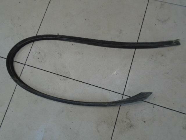 Уплотнитель (наружный) от Iran Khodro Samand 2003>