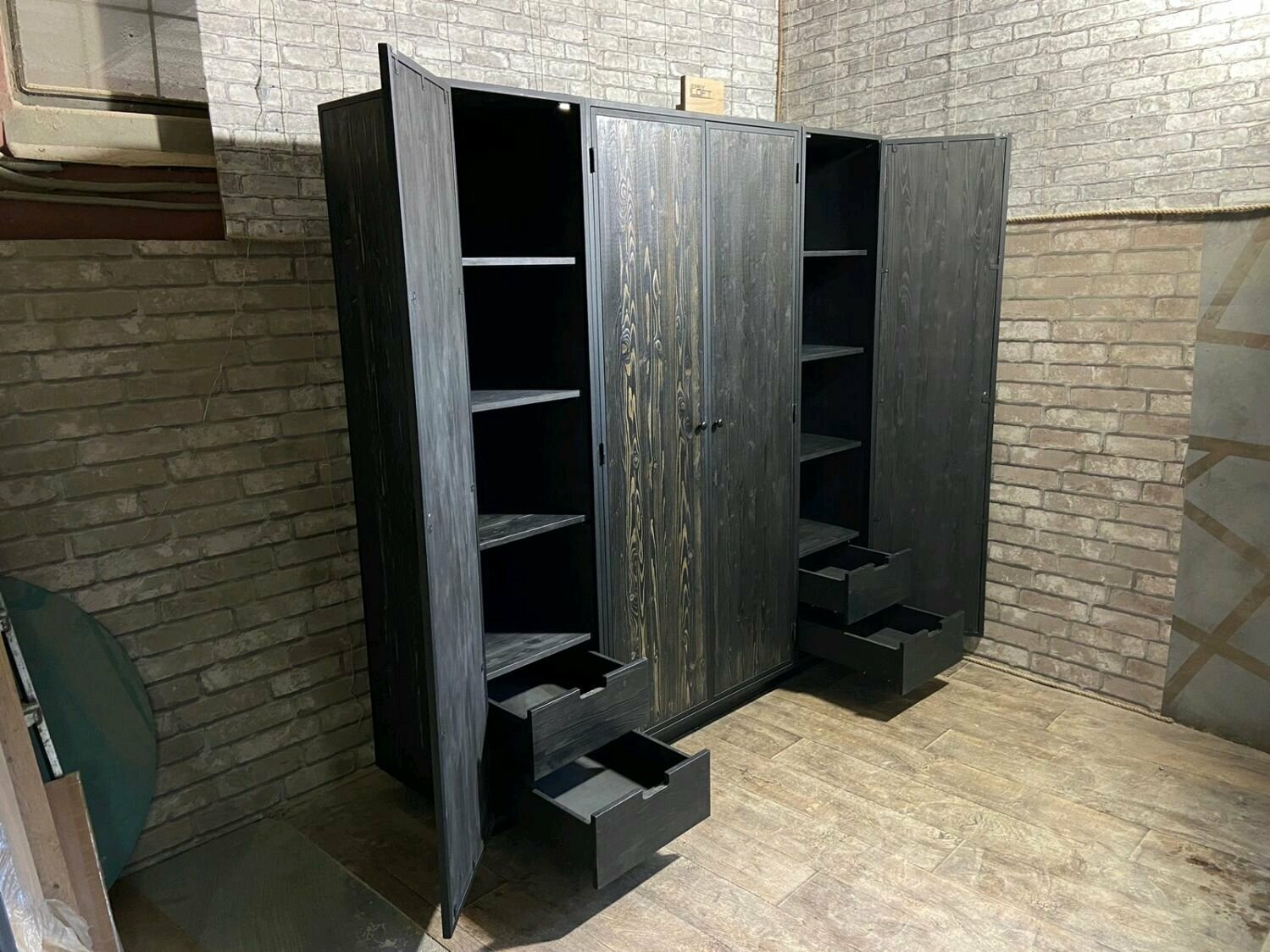 Шкаф "EasyLOFT" в стиле лофт, 4 створки, ящики и полки, для одежды, 200х50х210 см.