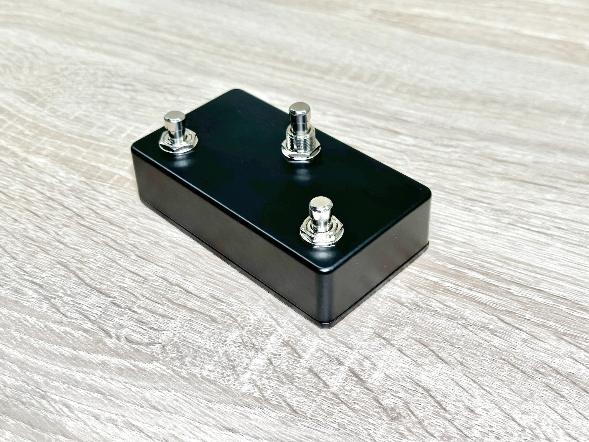 Футсвитч трехкнопочный, клон Digitech FS3X или TC-Helicon Switch-3 или Electro-Harmonix Triple Foot Controller