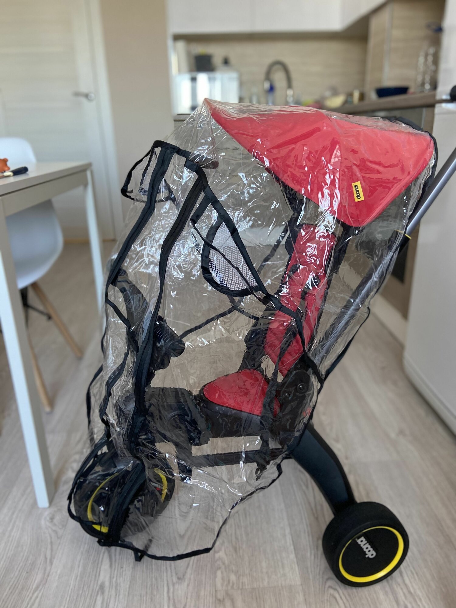 Дождевик на детский трехколесный велосипед