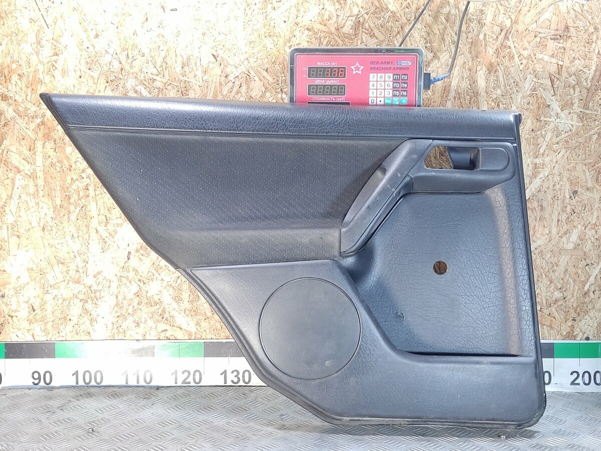 Обшивка двери задней левой VOLKSWAGEN Golf 3 1H4867211