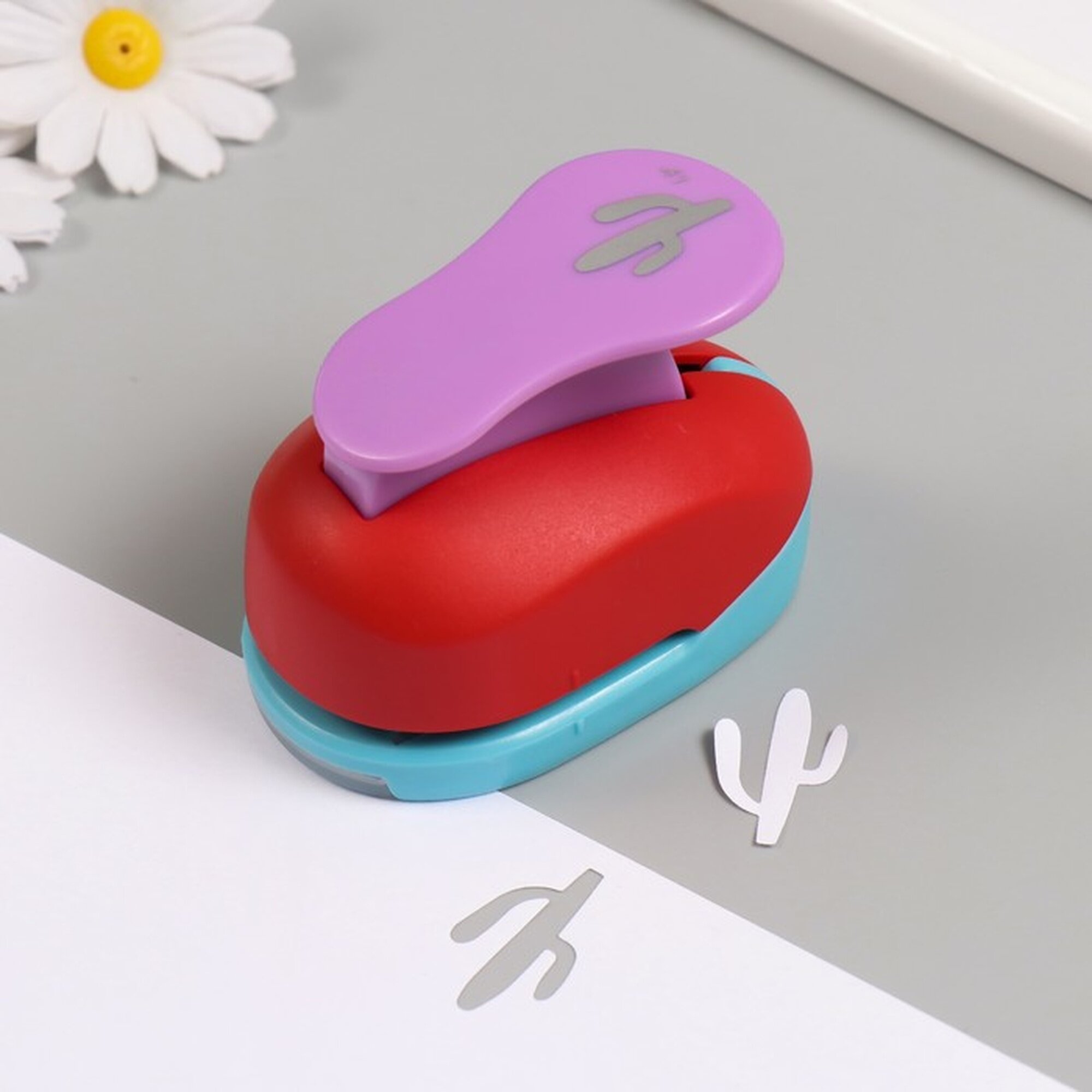 Дырокол фигурный рисунок 3,8х3,8 см "Кактус длинный" 7х5,2х9,2 см, микс