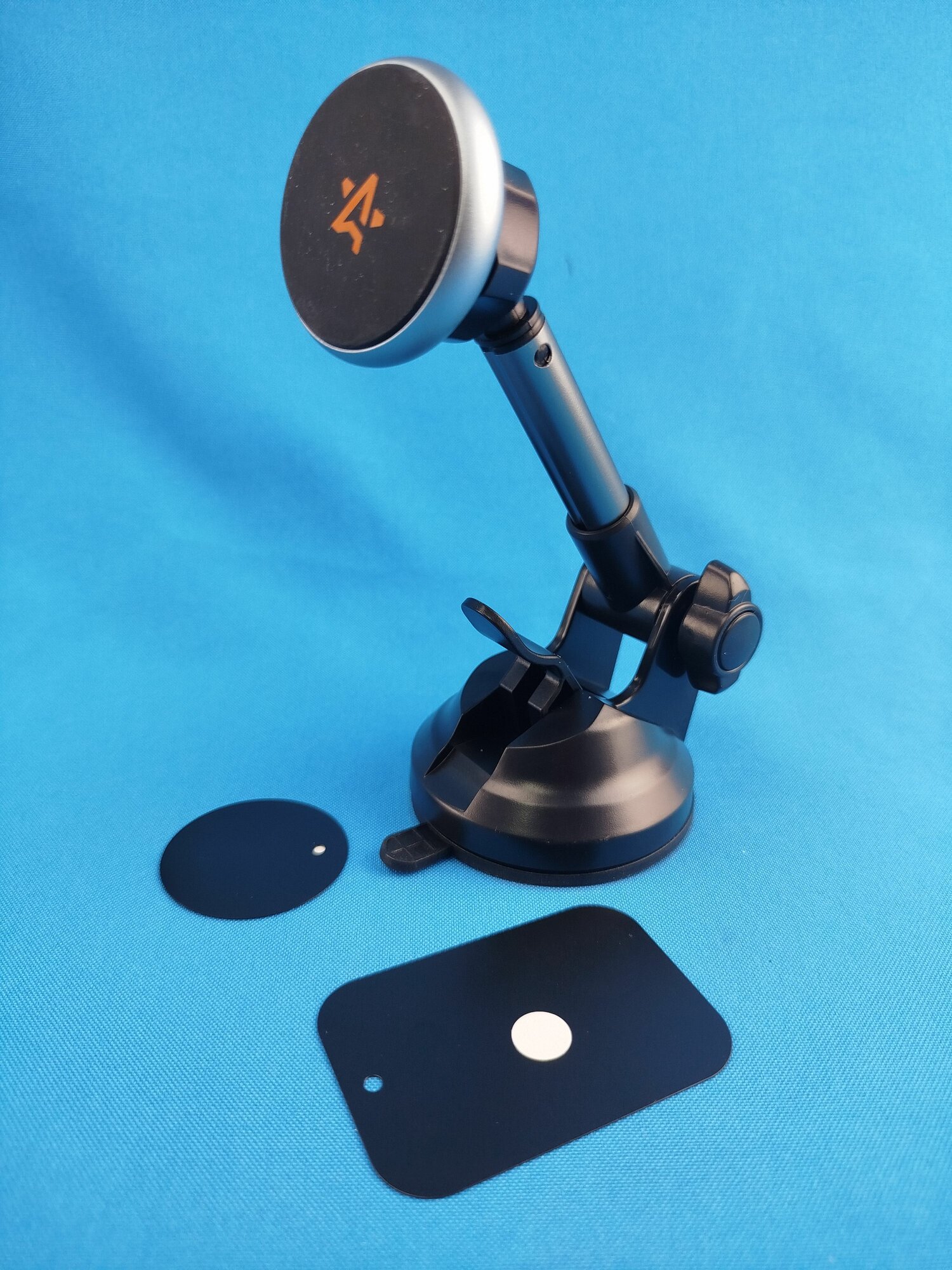 Держатель "AIRLINE" для телефона на лобовое стекло/панель приборов магнитный с телескоп. кронштейном