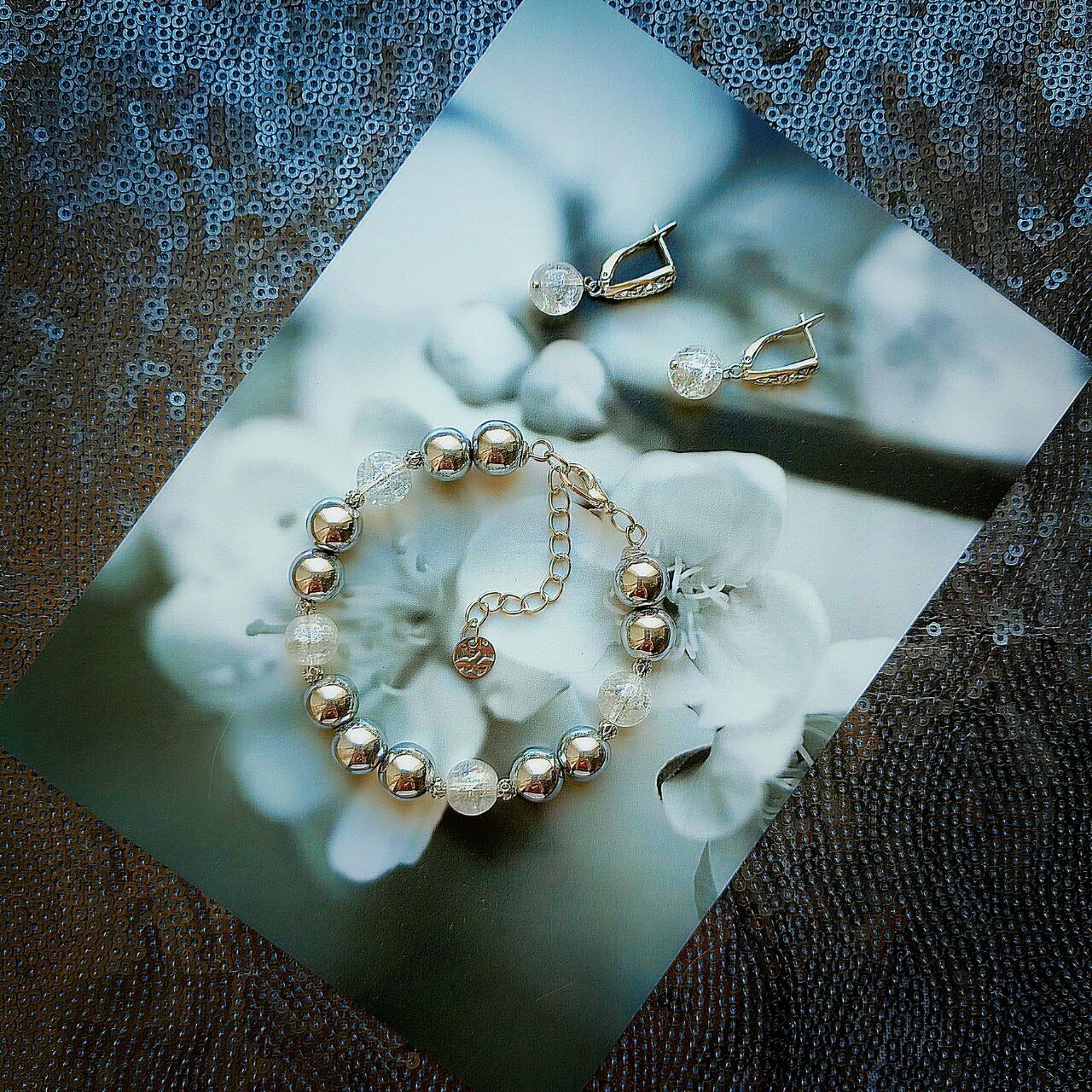 Комплект бижутерии: серьги, браслет