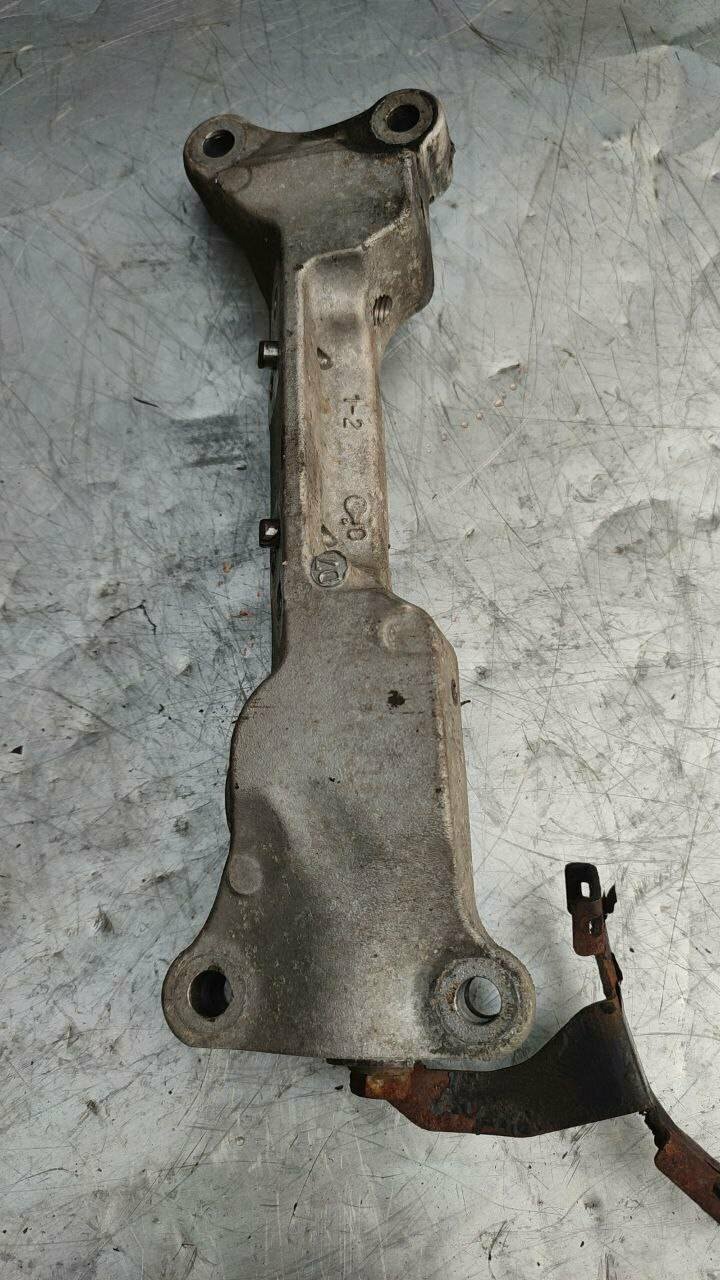 Кронштейн двигателя правый Peugeot 207 (2006 - 2009) 9654165780