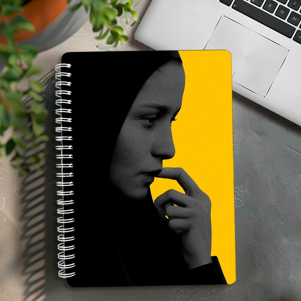 Блокнот деревянный Wood-Book с принтом для записей, в клетку, на пружине Индика монашка