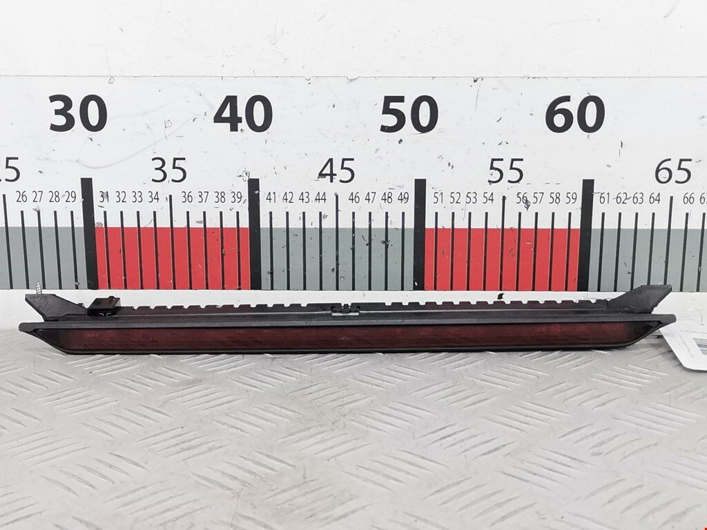 Фонарь дополнительный тормозной (стоп-сигнал) Seat Alhambra 1J6945131C арт. 1530479