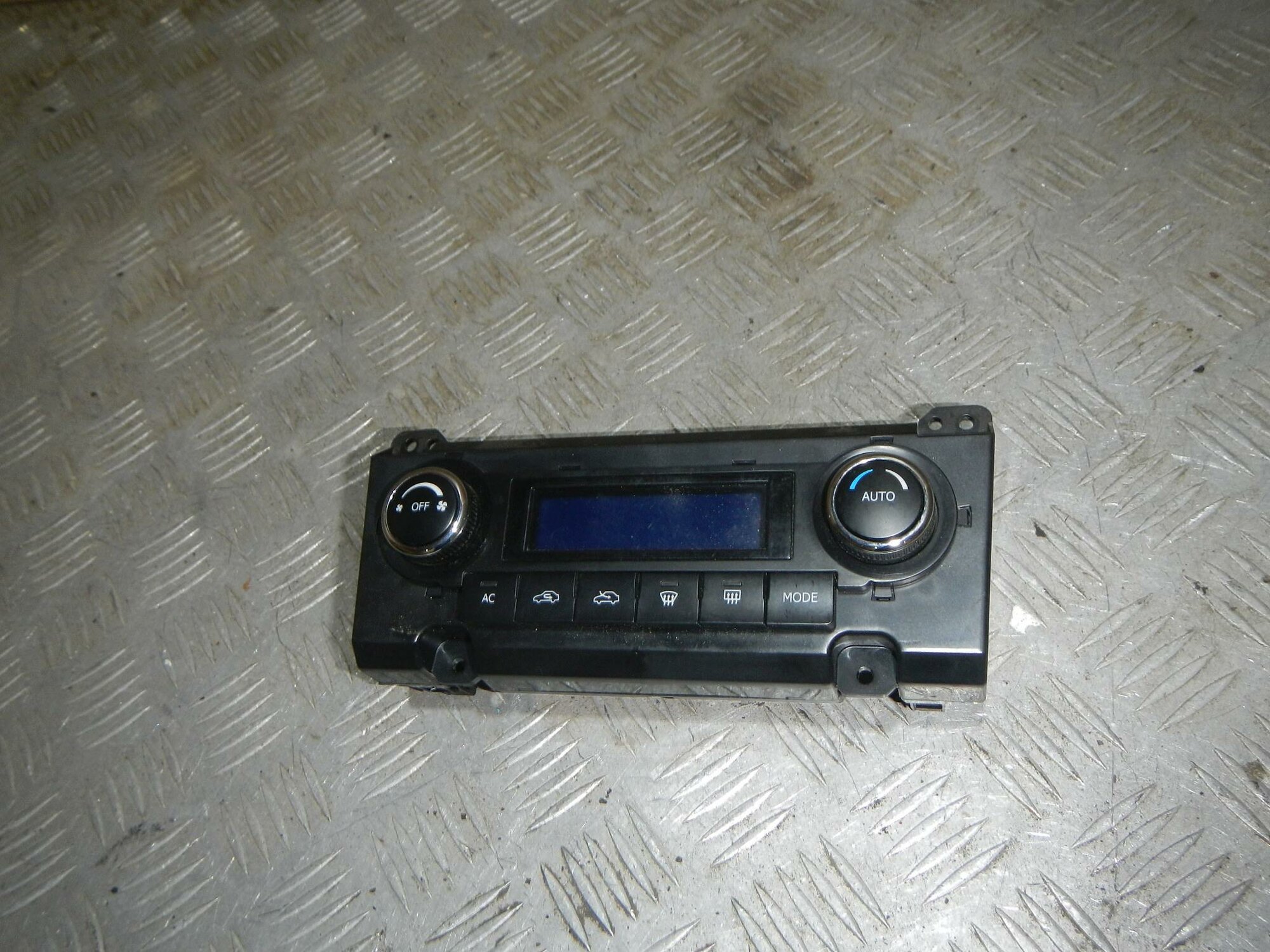 Б/У Блок управления климатической установкой, Geely (Джили)-EMGRAND EC7 (09-13) GEELY EMGRAND EC7 (09-13) Потертости. 49...