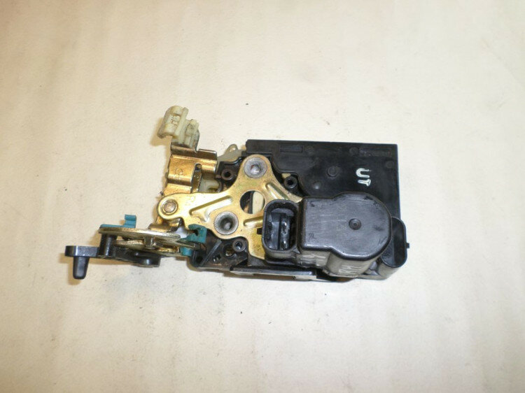 Замок двери задней правой 96260996, 96435468 Шевроле Авео Т200 Лачетти Реззо на все кузова