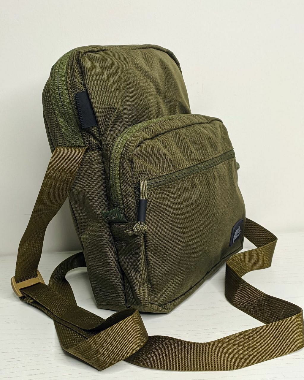 Тактическая сумка для скрытого ношения оружия EDC Compact Shoulder Bag Olive Green